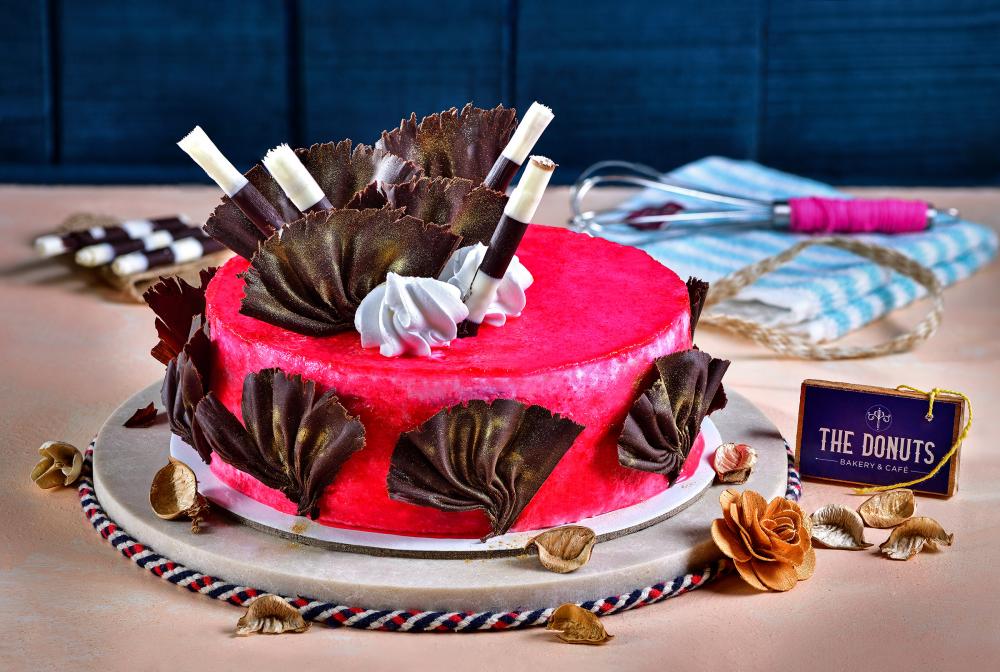 Strawberry Freak Cake in Coimbatore, Best Strawberry Freak Cakes Door ...